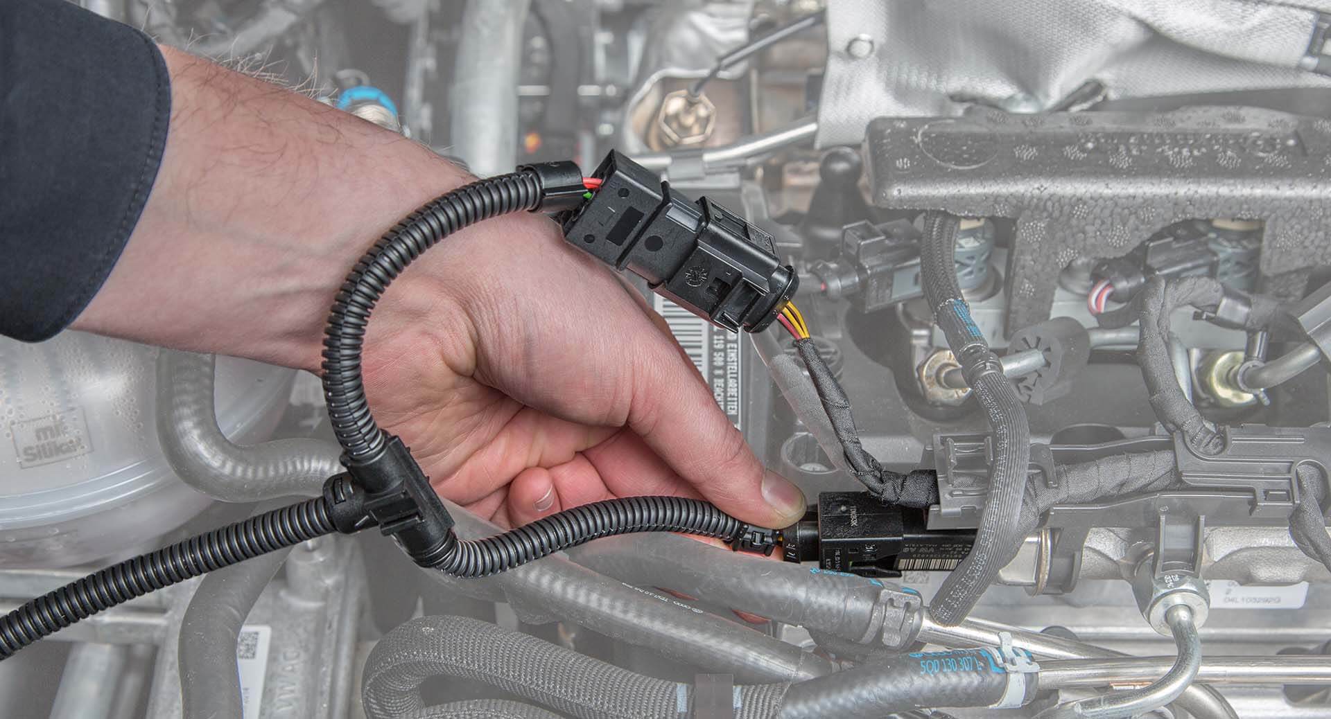 How to install the RaceChip. We show you how!