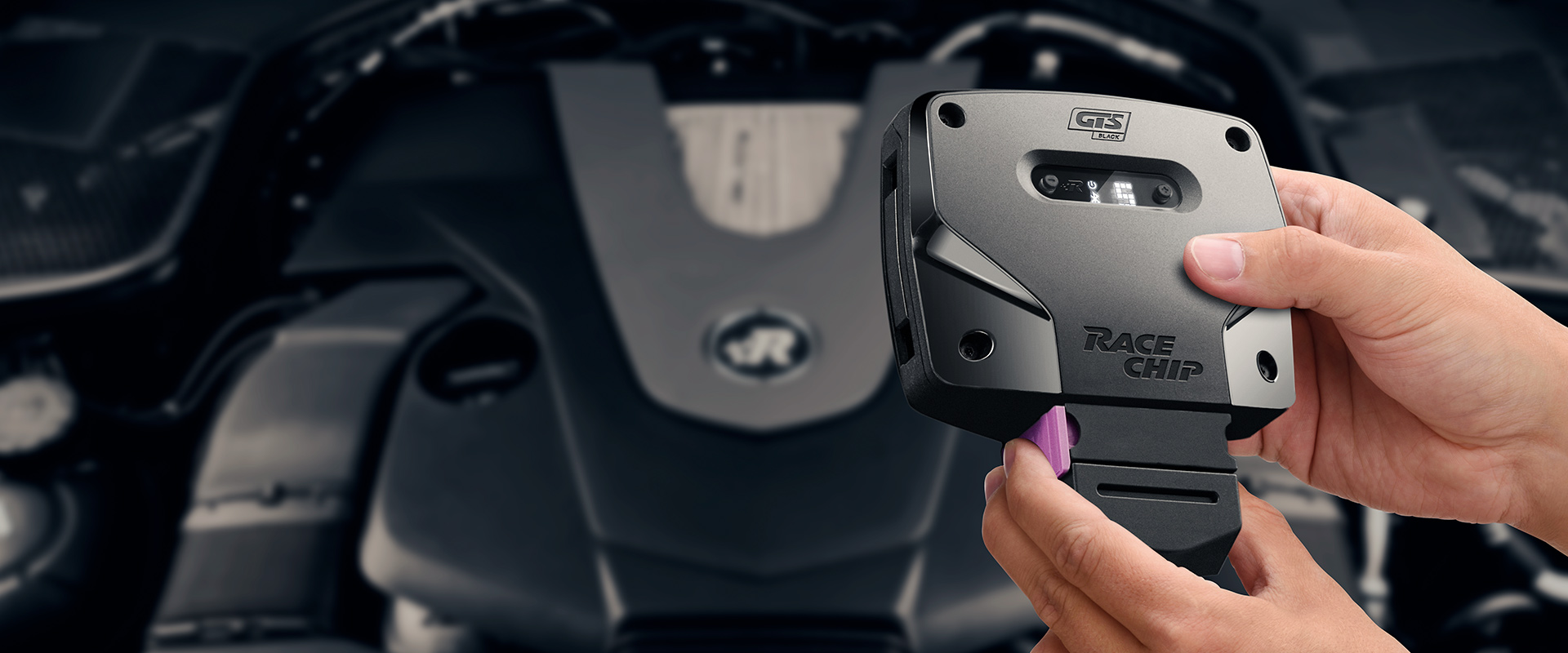 How to install the RaceChip. We show you how!